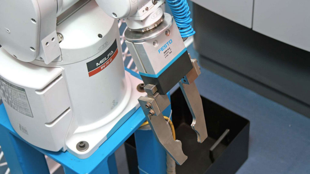 container lab robot - insmart systems